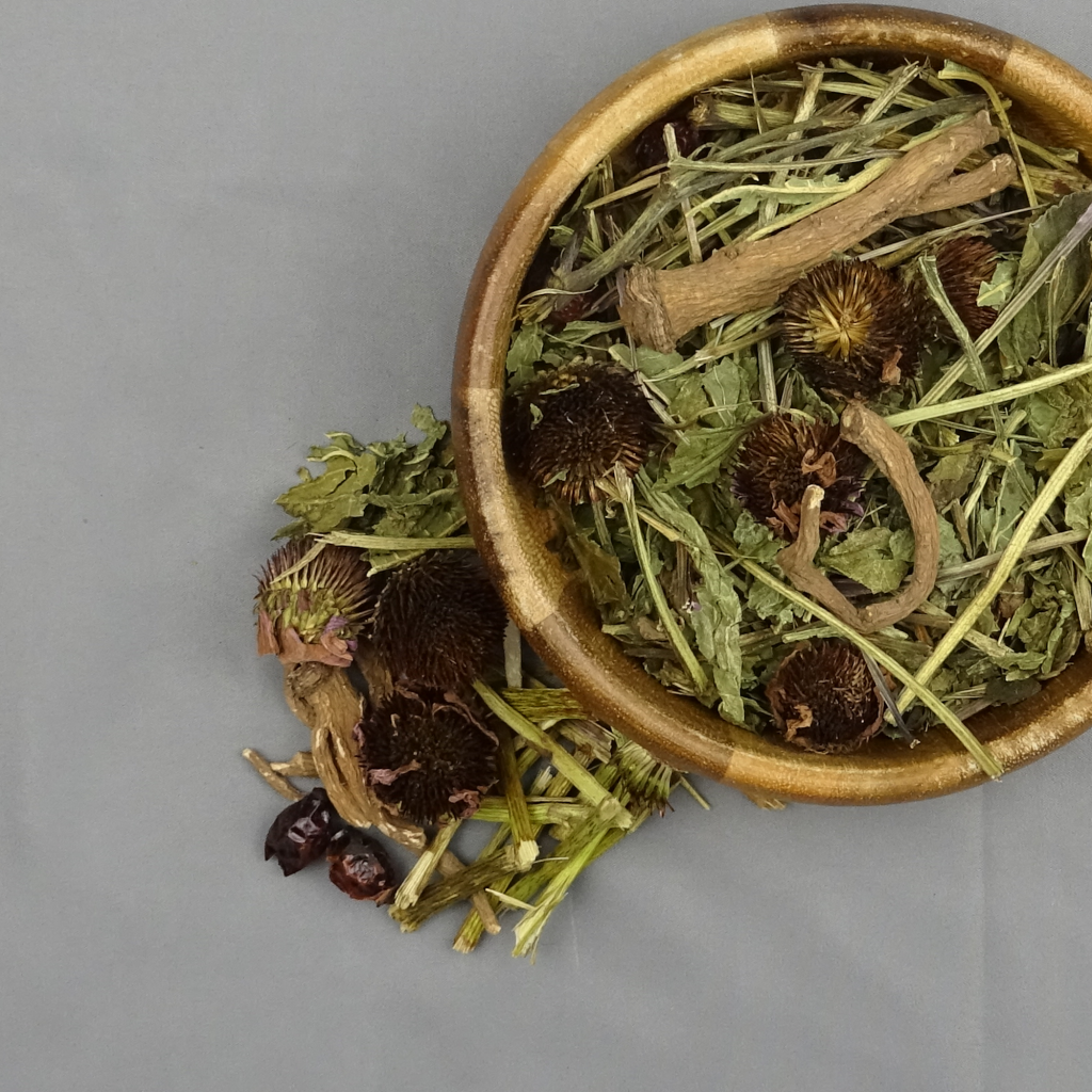 Natural Crunchy Mix For Small Pets. Meadowland Foraging Treats.